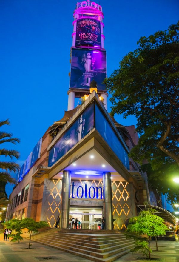 Tolón FASHION MALL Llena sus Espacios de Cultura y Arte - VIP