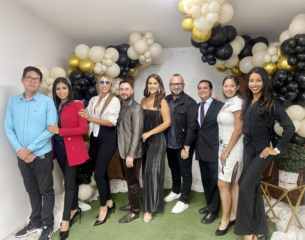 Modelos de AT Model Agency Presentaron Proyectos Finales de la 2da ...