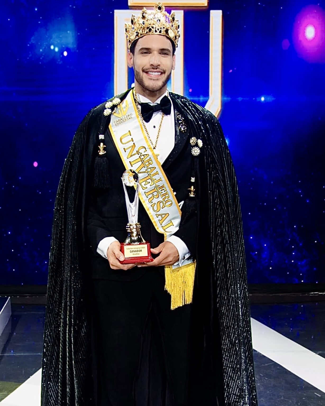 Franco Daniel Cova se convirtió en el Caballero Universal 2025 - VIP
